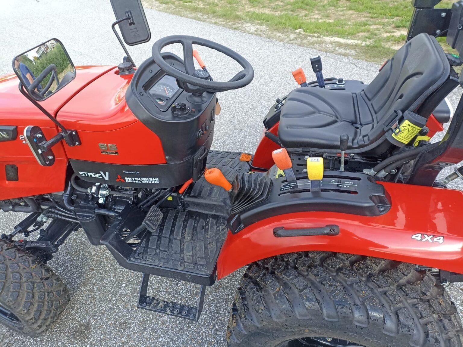 Captain 263 mit Frontlader FL 5×5 - Baumaschinen Aschauer 🚜